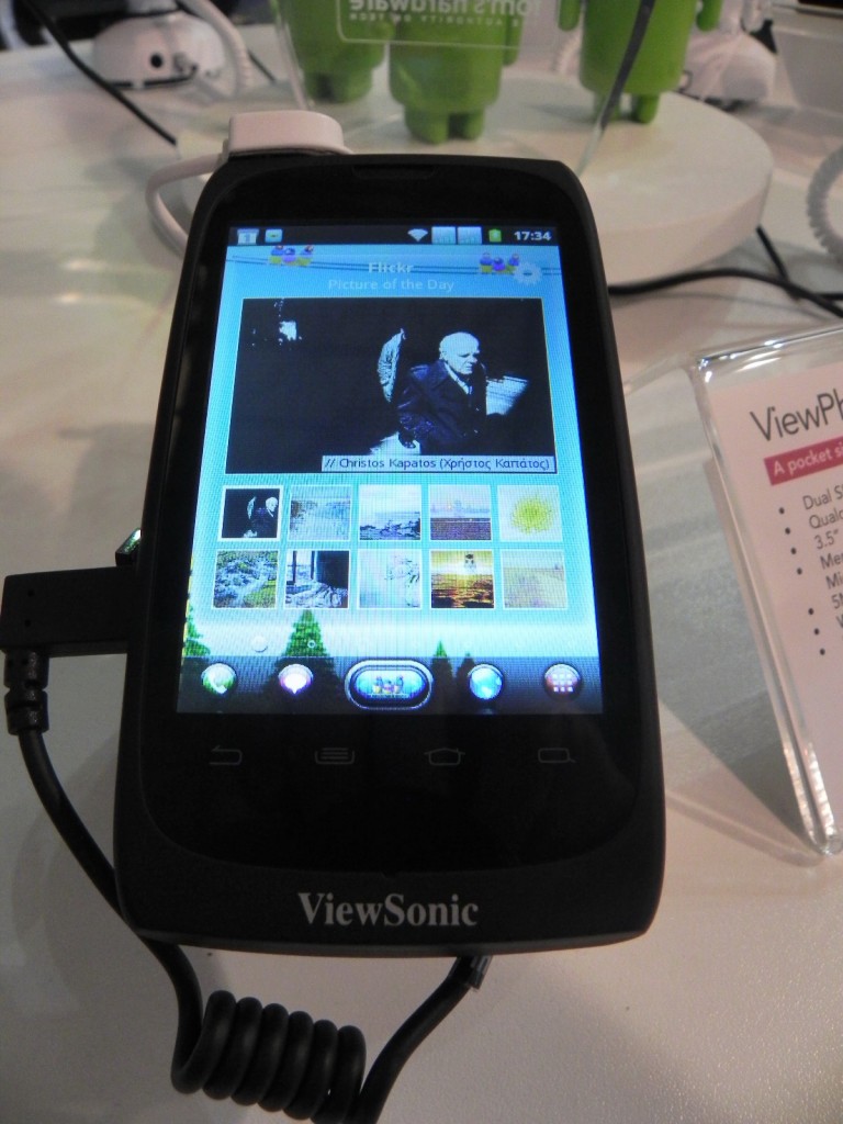 MWC 2012: ViewSonic ViewPhone 3 Hands On - Entry Level Dual SIM Phone ...