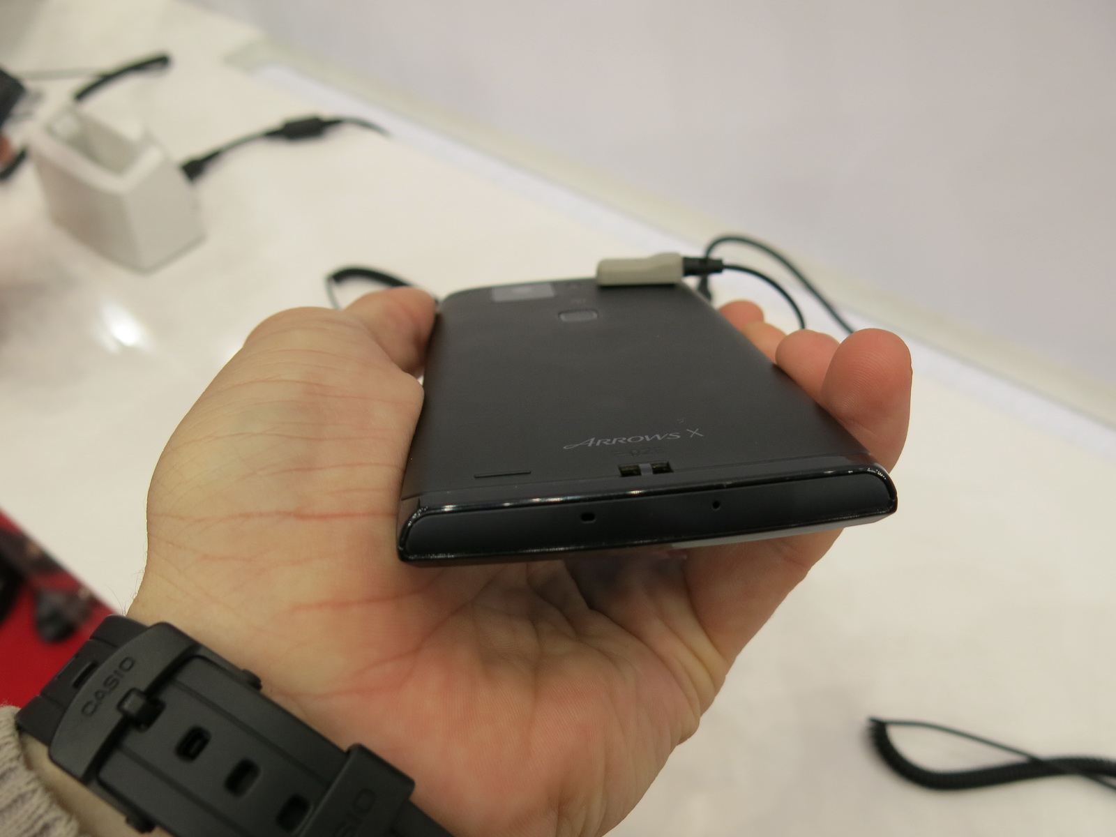 MWC 2013: Fujitsu Arrows X F-02E Hands on Shows Fingerprint Sensor and ...