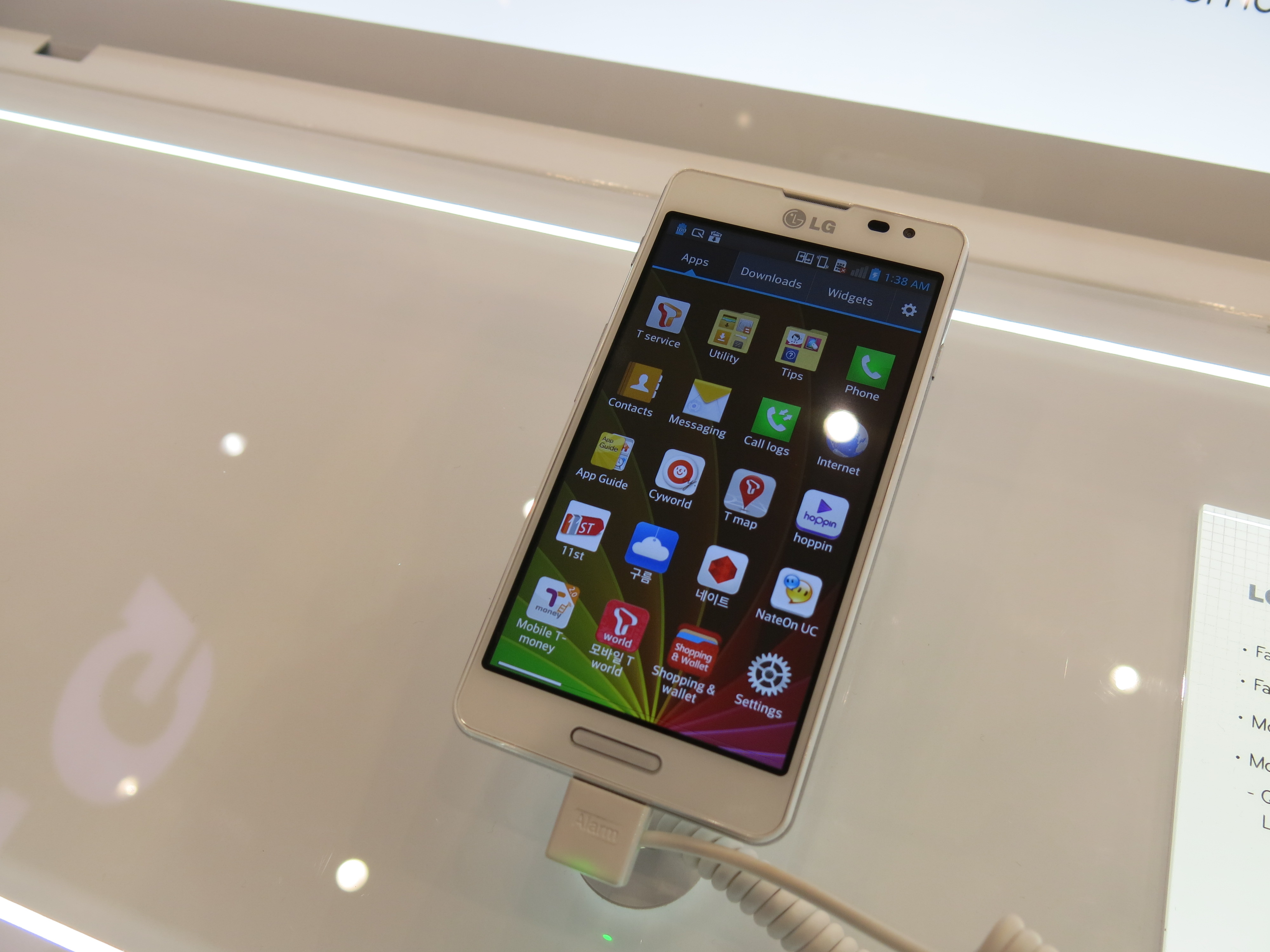 MWC 2013: LG Optimus F7 Demoed in Barcelona; Hands on Here (Video ...