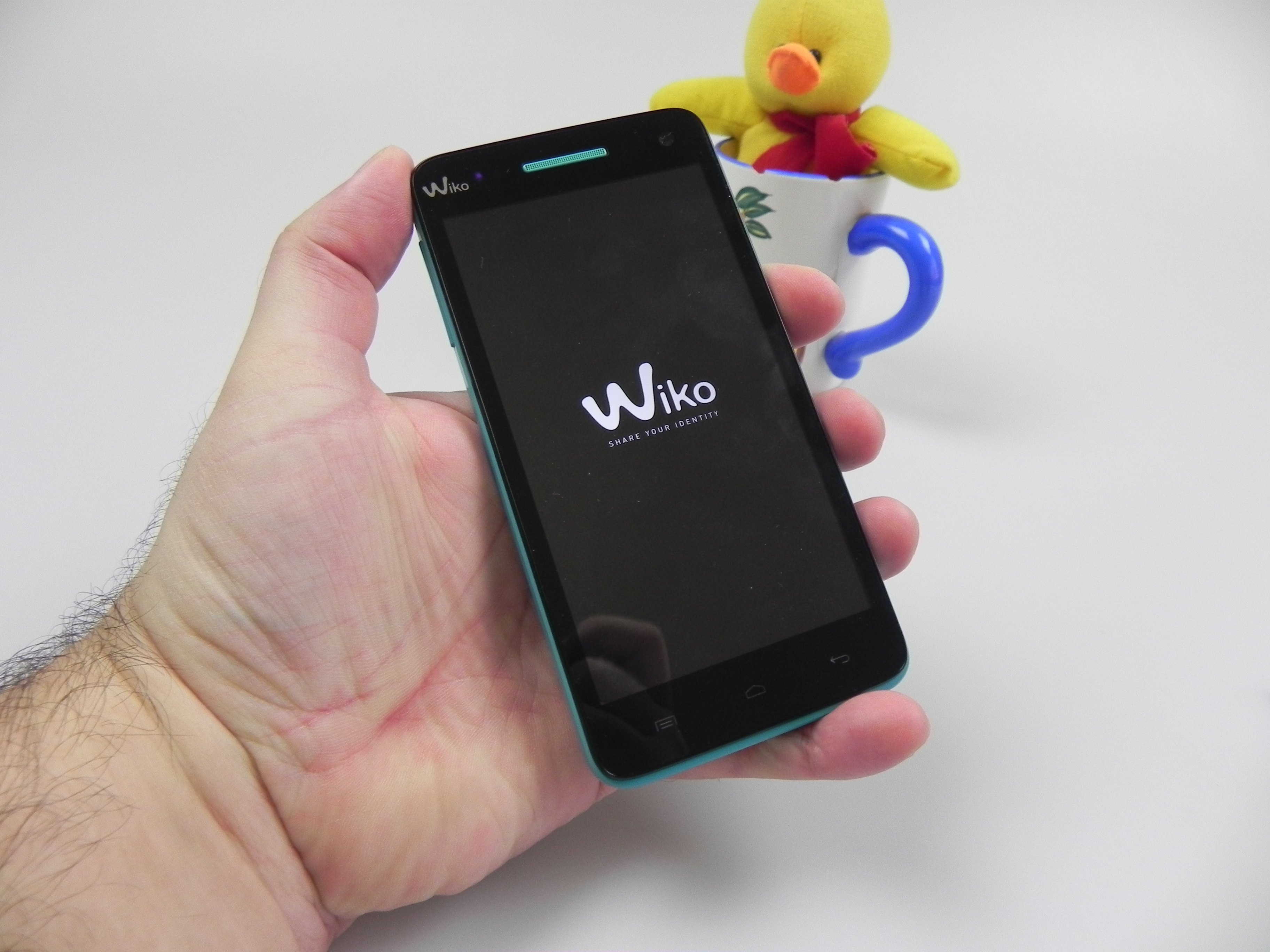 Wiko Rainbow Review: Youthful and Colourful Design, However Bulky ...