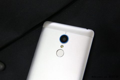 ZTE V5 Newcomer Revealed by Hands on Leak, Features Metal Body ...