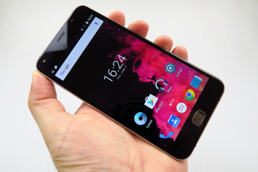UMi Touch Review: Average in Everything, but Solid in Selfies and ...
