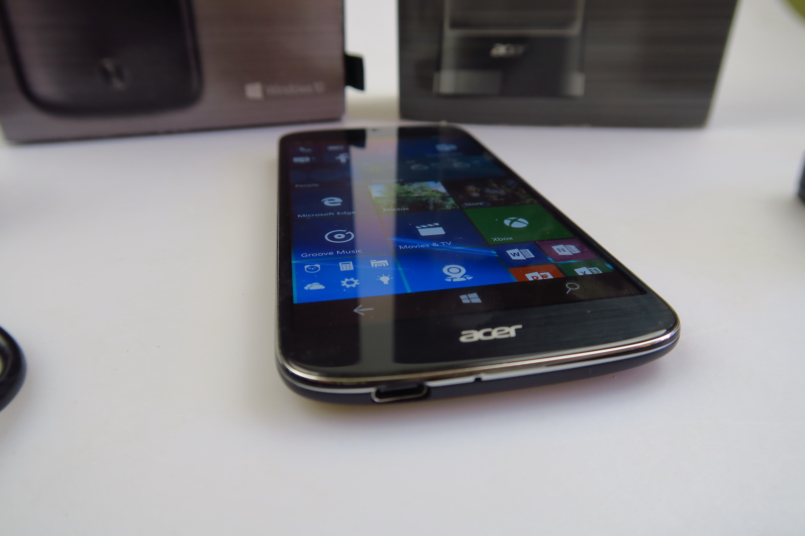 Acer Liquid Jade Primo Unboxing: This Bundle Ain't Humble (Video ...