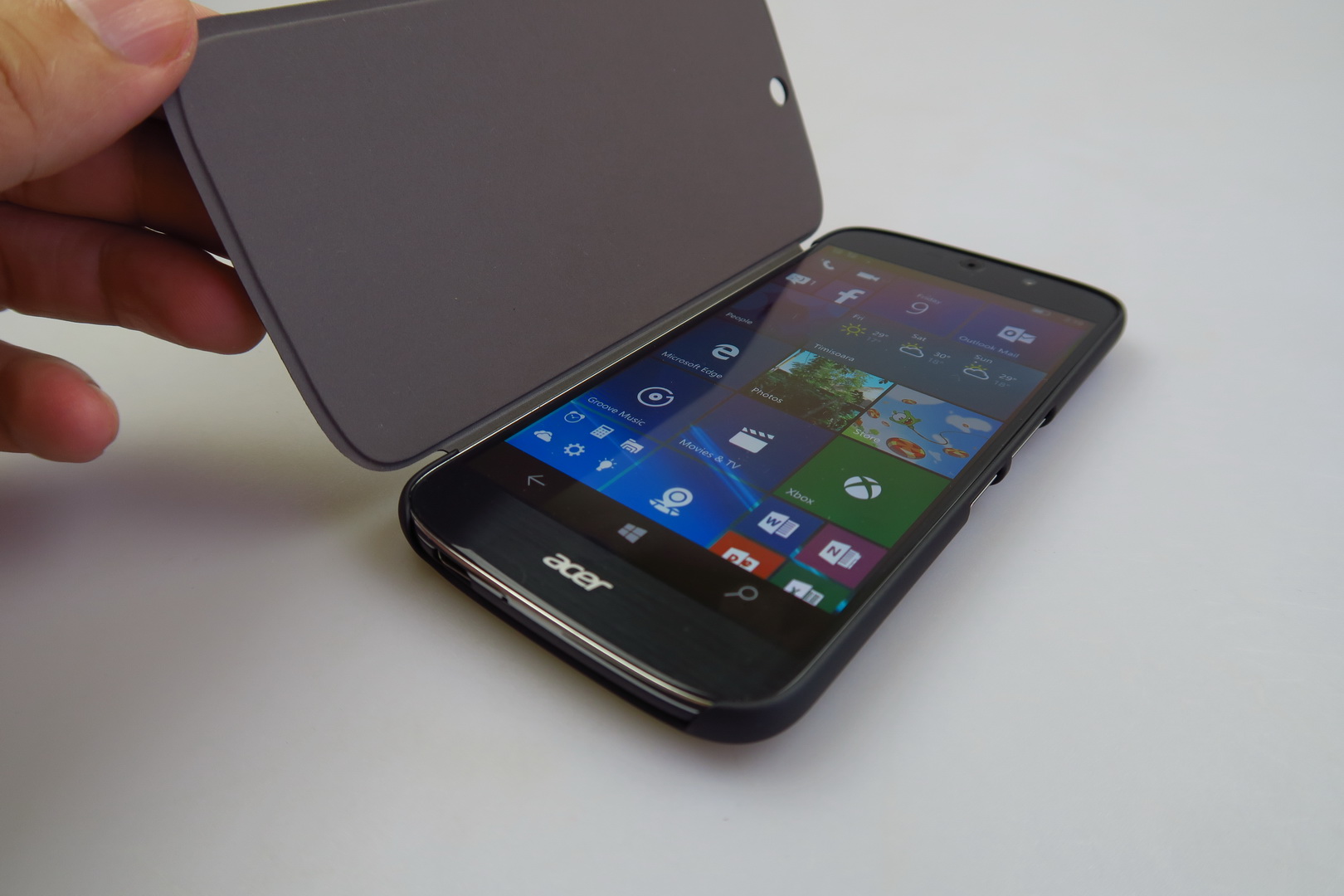 Acer Liquid Jade Primo Unboxing: This Bundle Ain't Humble (Video ...