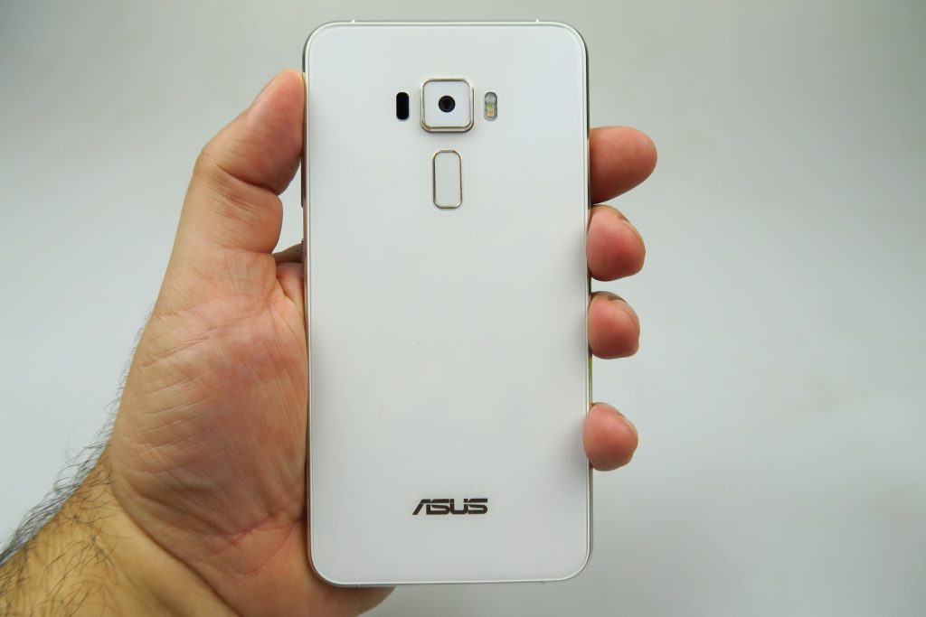 ASUS ZenFone 3 ZE552KL Review: Bigger, Better, Probably the Best ...