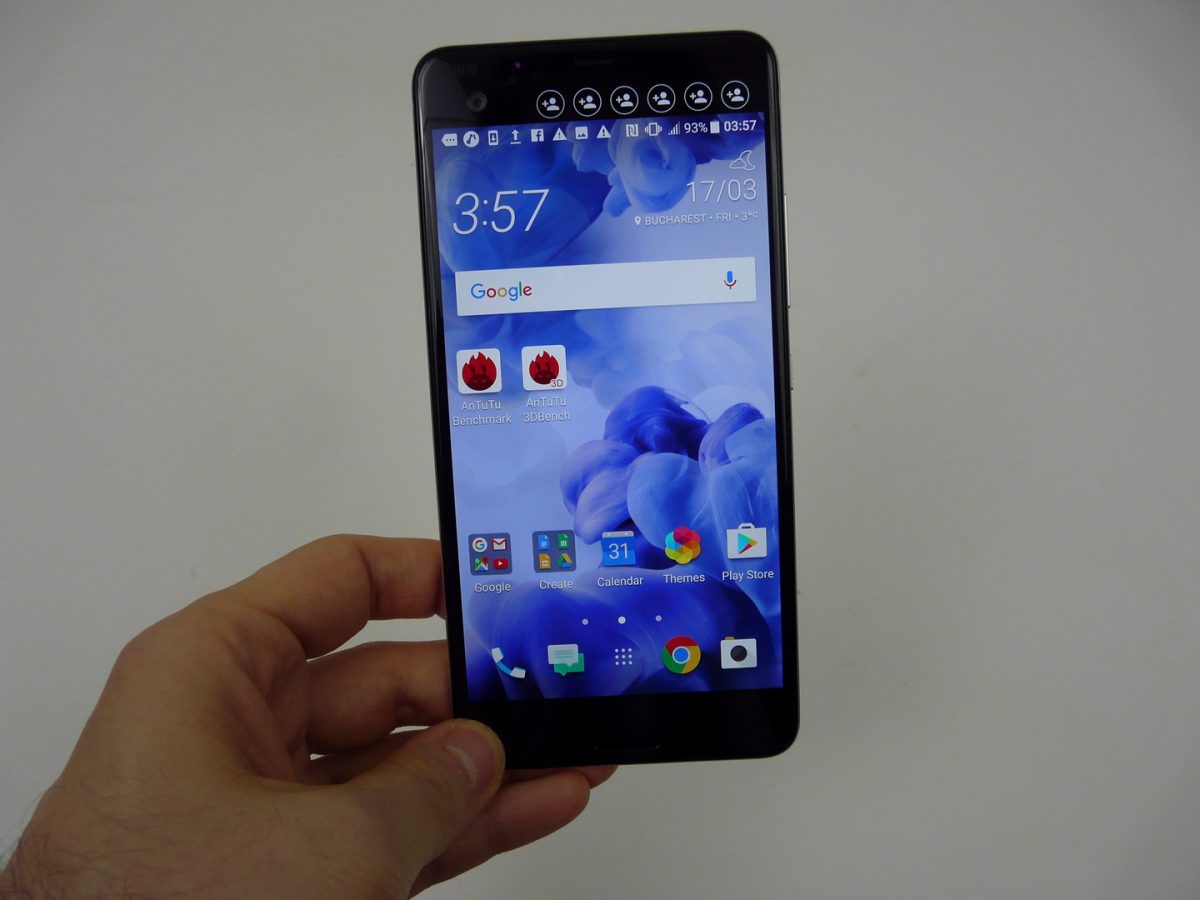 HTC U Ultra Preview: Massive Phablet Catches Light in Nice Ways, Camera ...