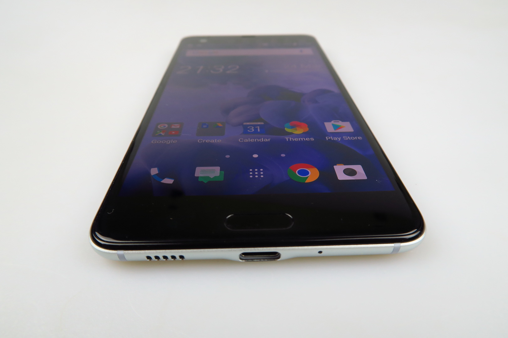 HTC U Ultra Review: Feels Like a Phone Made For "Them", Not "U"; Still ...