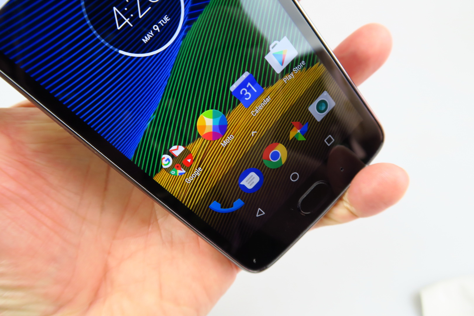 Motorola Moto G5 Review: Motorola Plays It Safe With a Compromise ...