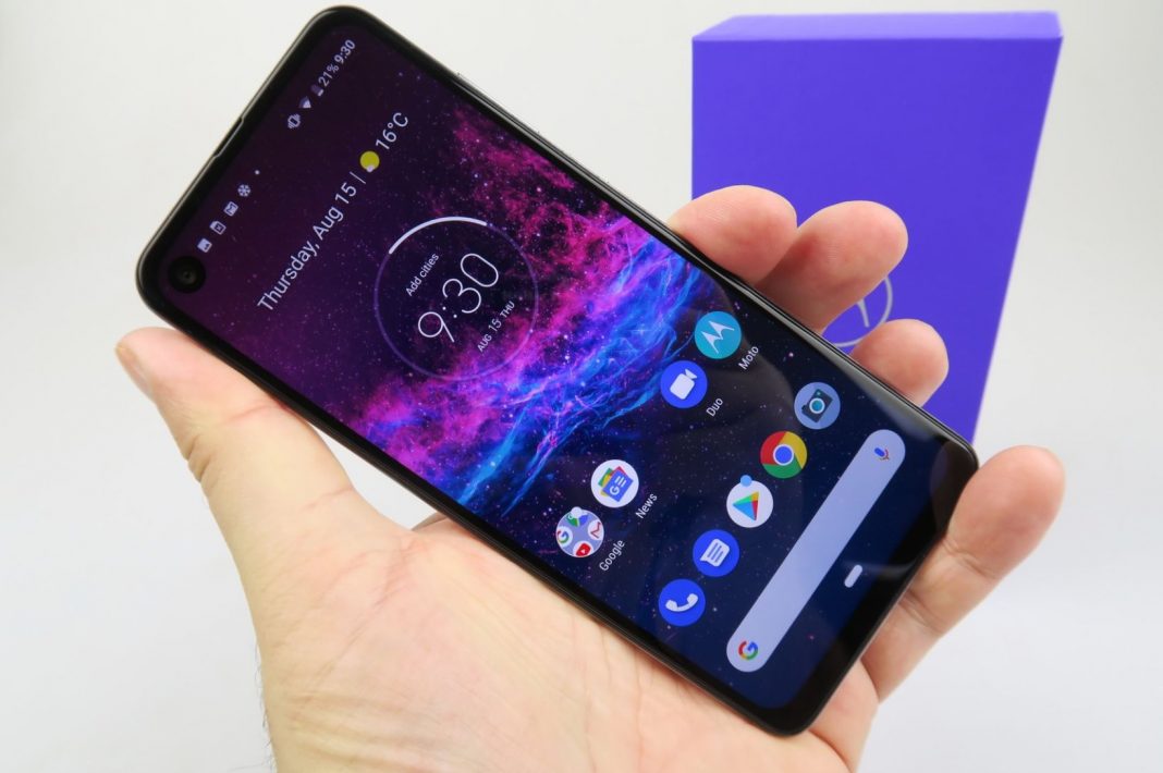 Motorola One Action Unboxing + first impressions: Moto One Vision Step ...