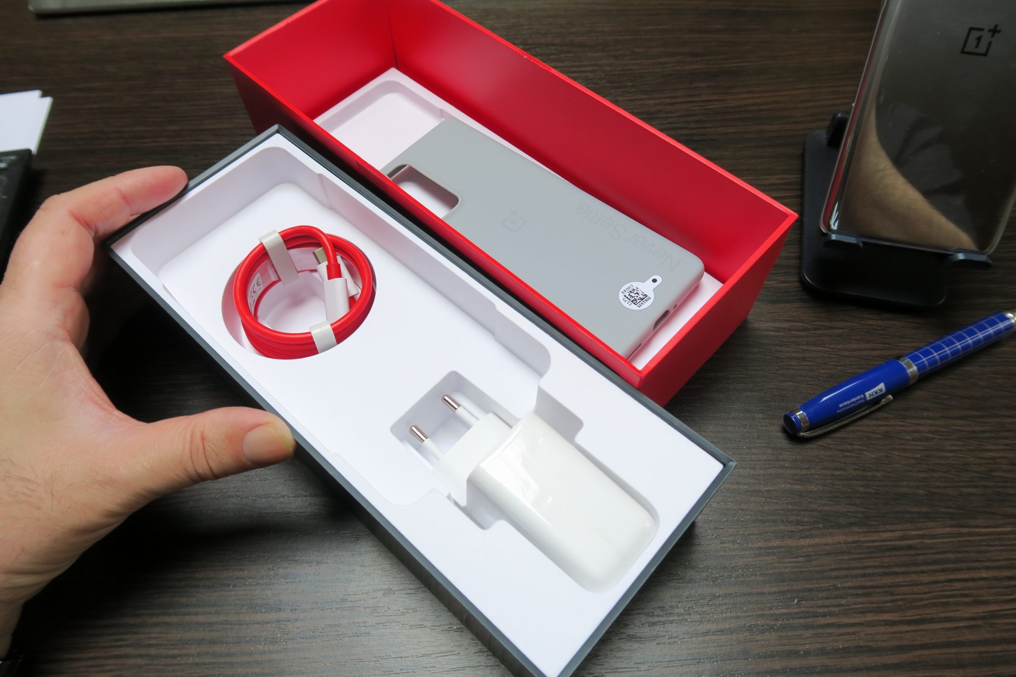 OnePlus 9 Pro Unboxing, First Impressions: Hasselblad Partnership is ON ...